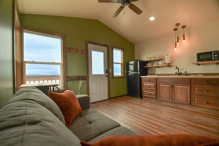 Homer Spit Brew Bungalow - Homer, AK