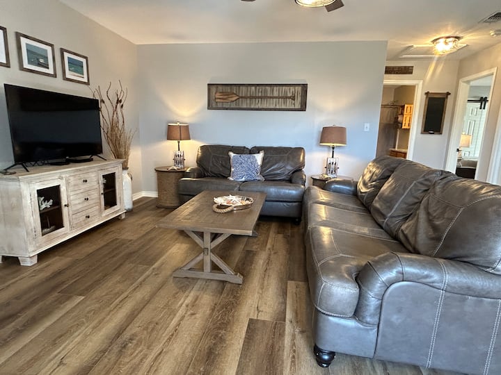 Newly Renovated Close To Navarre Beach Sleeps 5 - ナバー, FL