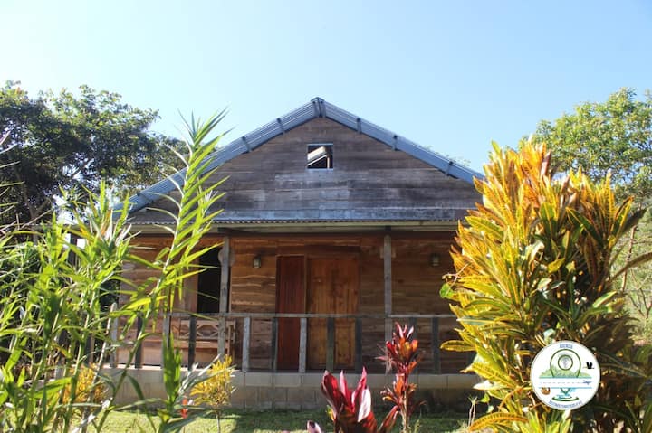 ¡Rancho Los Duendes, Cabaña Privada Con Piscina! - Turrialba