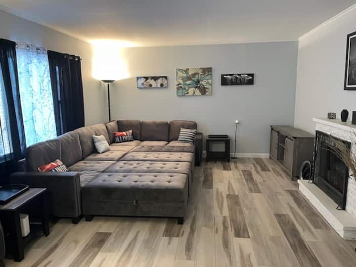 Spread Out And Enjoy! - Springfield, IL