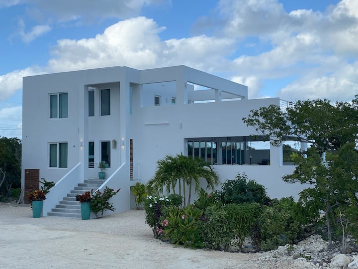Caribbeansunrisevillas&pools - Turks and Caicos Islands
