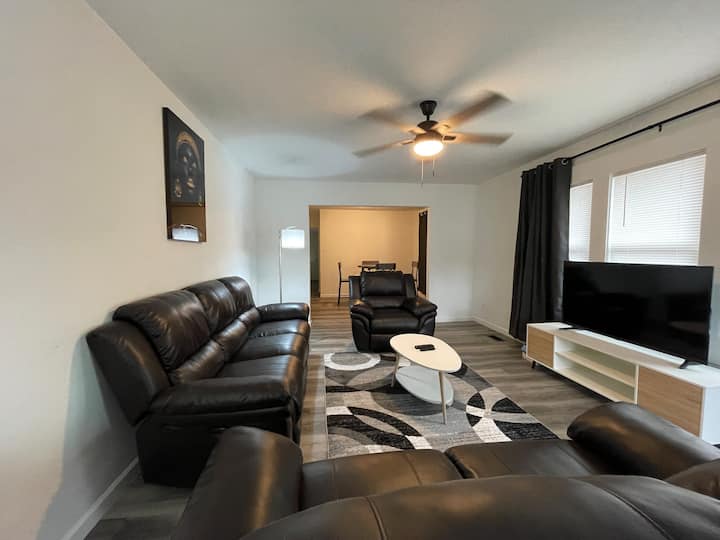 Cozy Stay Near Downtown/airport - Indiana