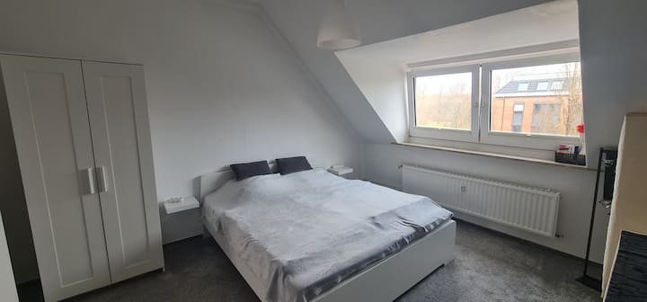 Kiel Universitäts-nähe | Bus & Parken Vor Der Tür - Kiel