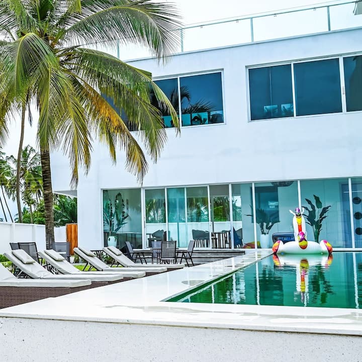 Simons Beach Resort - Lagos