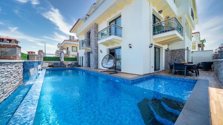 Fethiye Akarca Da ÖZel Havuzlu 5+1 Villa - Fethiye