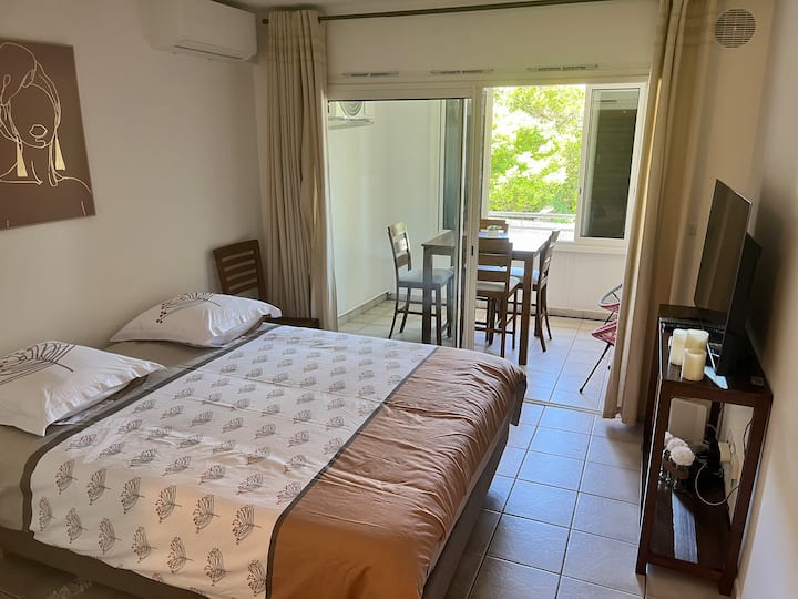 Studio Avec Parking 6 Min à Pied De La Plage - Saint-Pierre