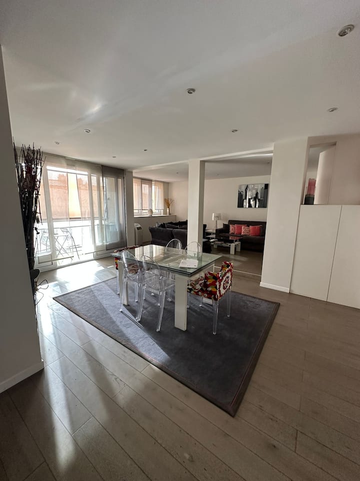 Grand Appartement Familial Avec Balcon - Levallois-Perret