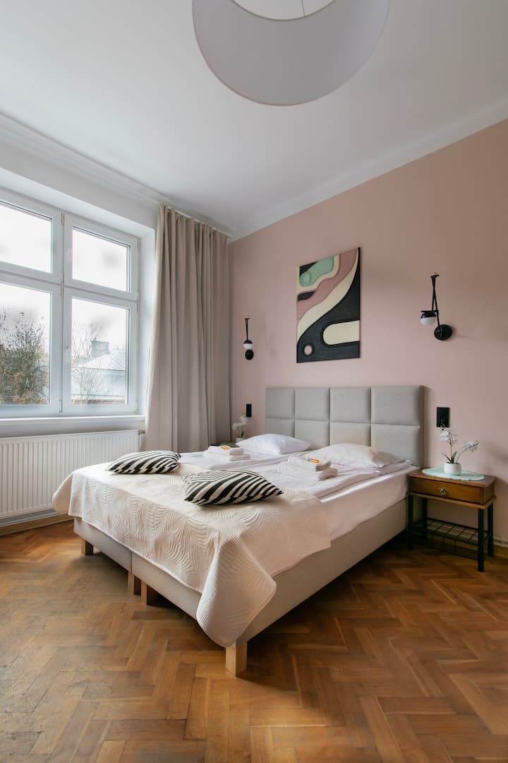 Chic Apartment - 2 Bedrooms, 7min To Main Square - Kraków