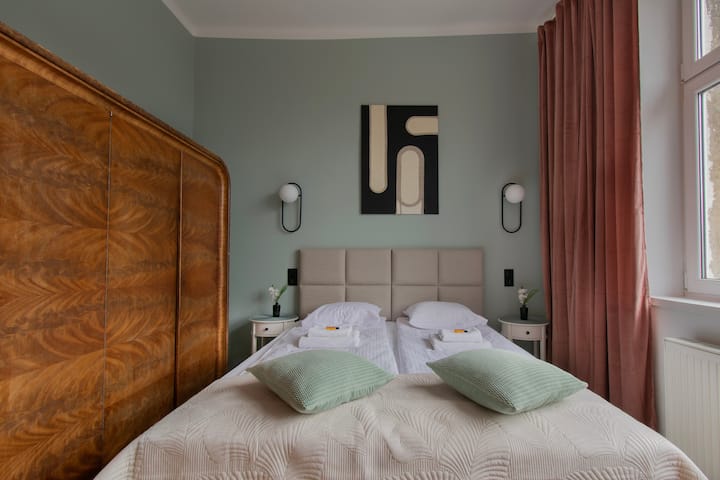 Chic Apartment - 2 Bedrooms, 7min To Main Square - Cracovie
