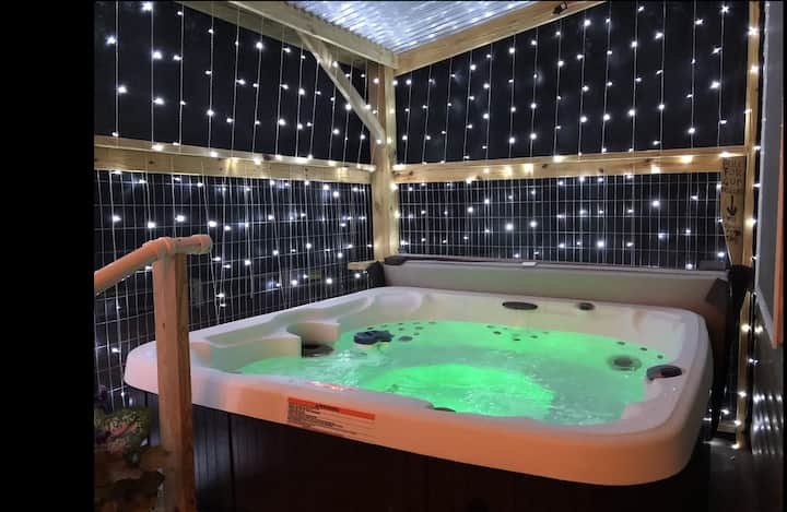 5br Jim Thorpe | Golf Sim, Game Room, Hot Tub & Ev - Jim Thorpe, PA