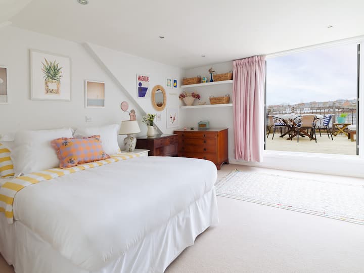 Sunny Roof Terrace Barons Court Sleeps 4-6 - Hammersmith - London