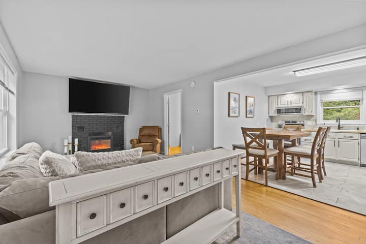 Charming 5b Home In Neighborhood - Shelburne, VT