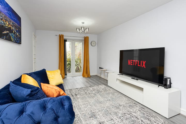 Urban Gem- 3 Bedroom House - Bromsgrove