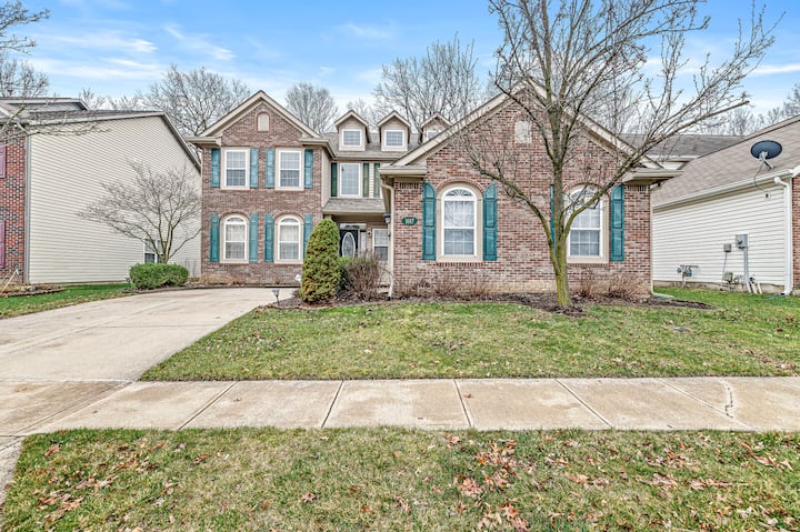 Huge Carmel Home Close To Monon - Carmel, IN