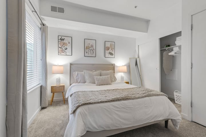 Modern Apartment With Amenities 102 - Boulder, CO