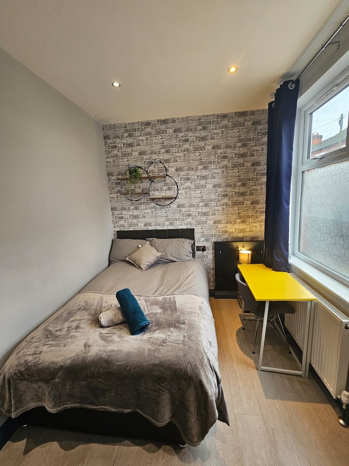Double En-suite Room - Leicester