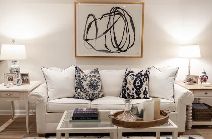 Five Star Luxury 2 Bed / 2 Bath - Bethesda, MD