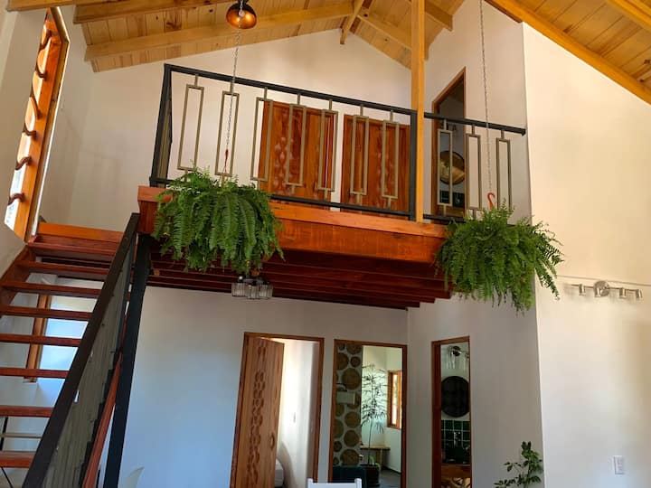 2-story Forest Home - Valle de Bravo