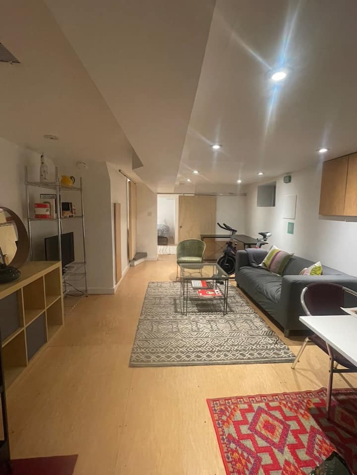 Guest Suite In Great Hip Area - Toronto