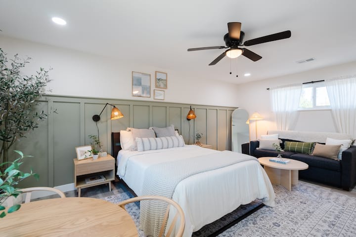 Private Sunlit Surf Shack - La Mesa, CA