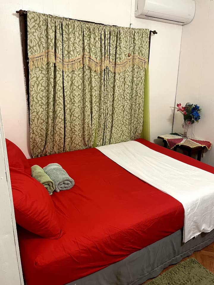 Maggie's Guesthouse -1 B/room Apt - Saint John's