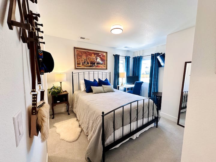 Ski, Red Rocks & Downtown Golden | Retreat - Golden