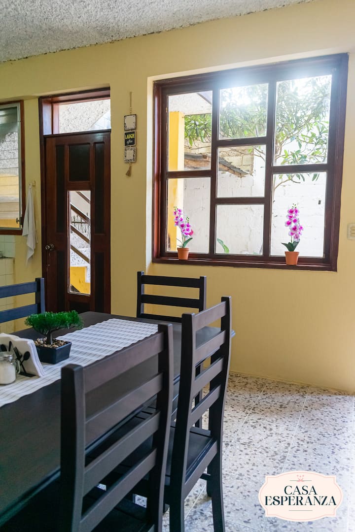 Amplia Casa Ideal Para Familias A 5 Min Basílica - Guatemala