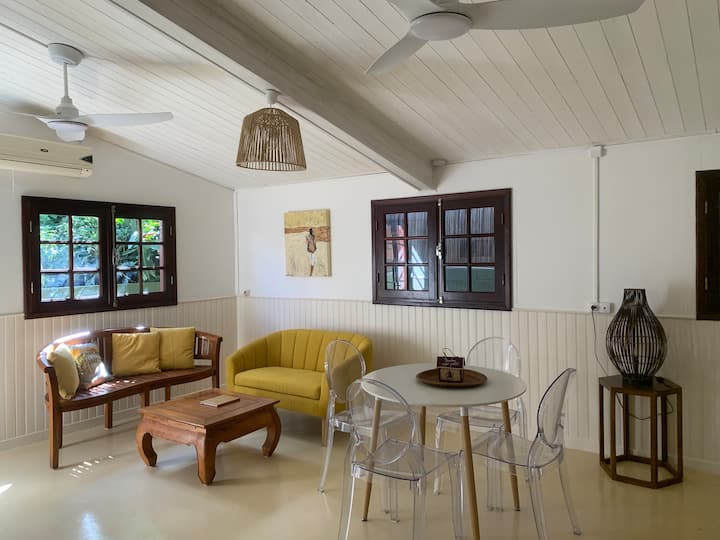 Authentique Case Créole En Bois, Toute Relookée - La Réunion