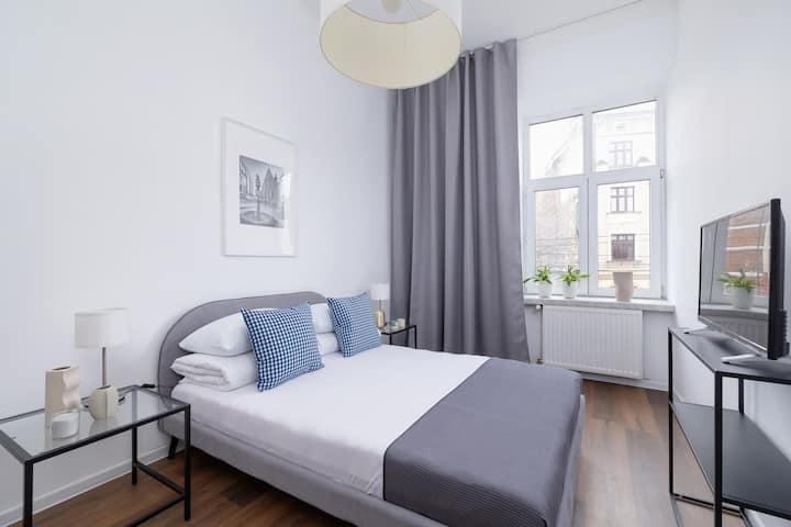 2-bedroom Apartment With Balcony - Długa 65 Street - Krakova