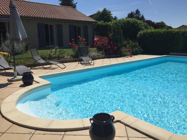 Chambre Bleue Lit 160 Dans Une Maison Zen - Pont-de-Vaux