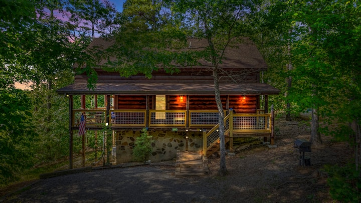 Rustic Cabin: Mtn Views•king Beds•near Dollywood - Pigeon Forge, TN