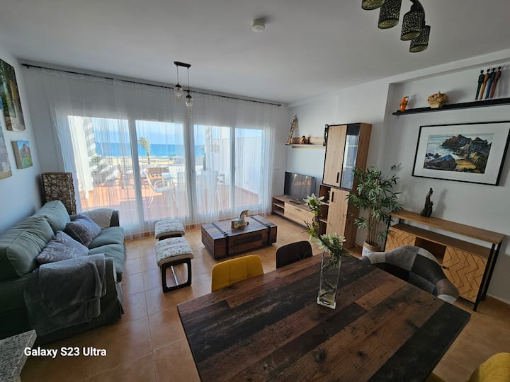 Apartamento En La 1ª Linea Con Piscina Y Fibra - Mojácar