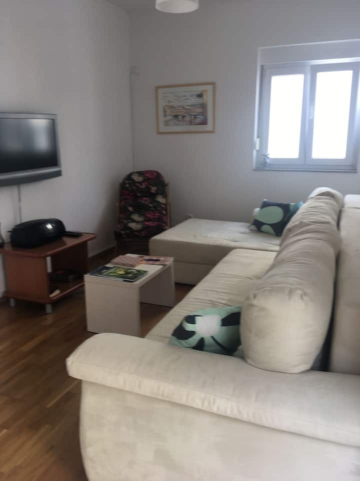 2-zimmer Wohnung Direkt Am Meer, Mit Gratis Garage - Ston
