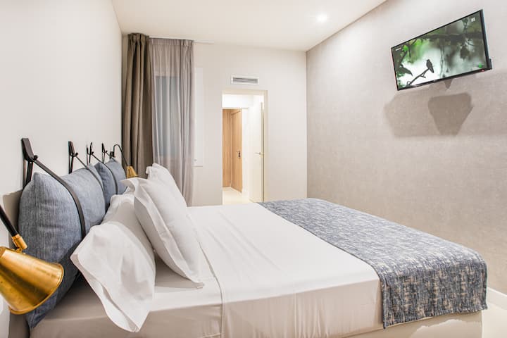 Mid-term Stay | Standard Room With Private Bath - 바르셀로나