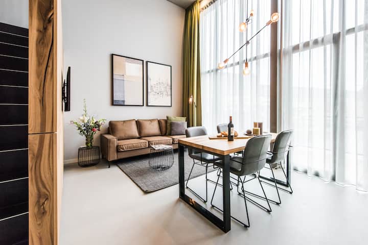 Numa | Large 1 Bedroom Apartment With Canal View - Amsterdam
