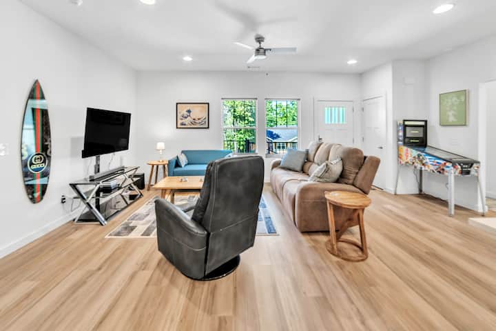 Back 40 Trail Access In Backyard! Hottub, W/9 Beds - Bella Vista, AR