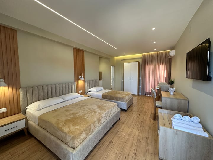 Beachfront Loft With Balcony - Vlora
