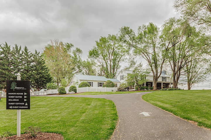 Perfect Family Reunion Venue *Sleeps 28* + Pets - Staunton, VA