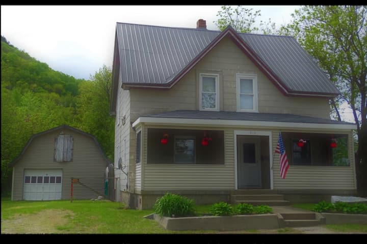 Spacious Home & Big Yard & Fire Pit On Atv Route - Jericho Mountain State Park, Berlin