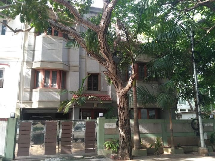 Ideal Location Near Beach,luxurious - Chennai