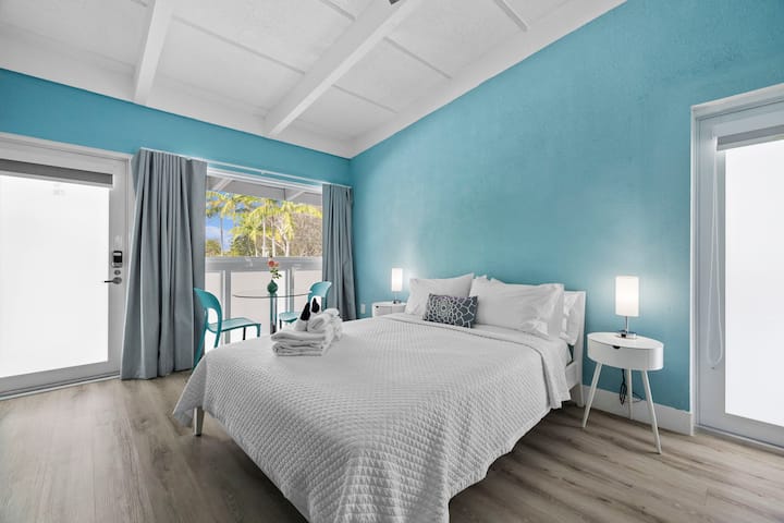 Summer Pool & Rooms @ Miami's Best Boutique Hotel - Miami, FL