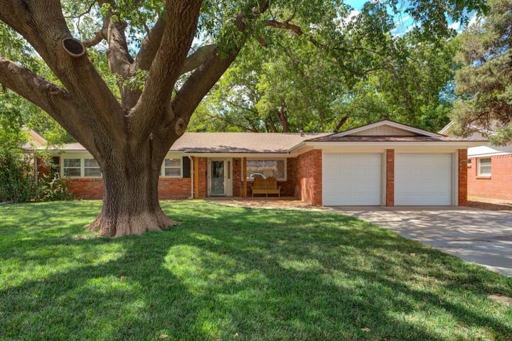 Cozy Lubbock Lodge - Lubbock, TX