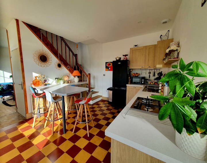 Maison De Ville Avec Jardin - Rochefort, France