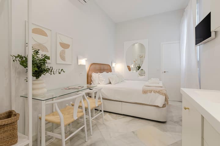 Isg Apartments: Cuna 1.0/parking - Seville