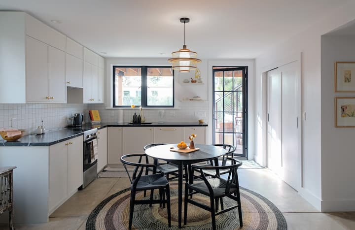 Modern Garden Apartment - Berkeley, CA