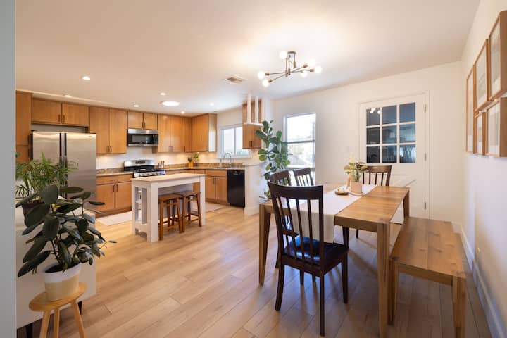 New Artist Abode All Natural Clean Living +Bonfire - Oceanside, Californie
