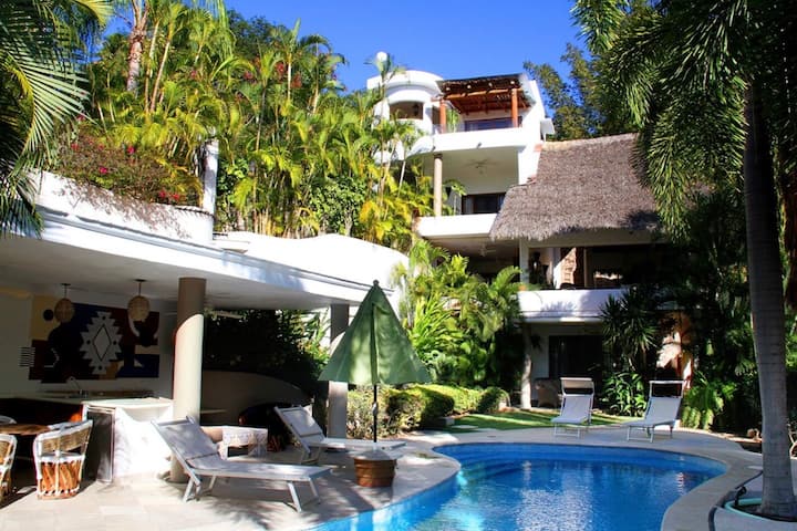 Beautiful Villa With Pool - Mexico