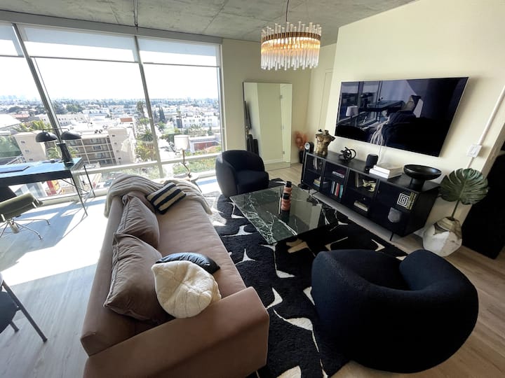 Luxurious Apartment In Hollywood+ Parking. - Beverly Hills, CA