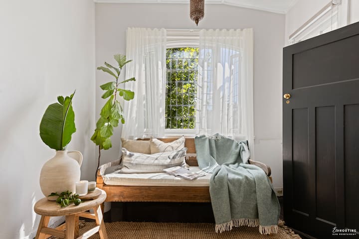 The Waratah House - Katoomba