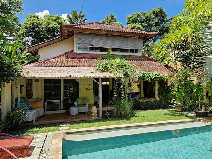 Colorful Villa Near The Beach - Kuta